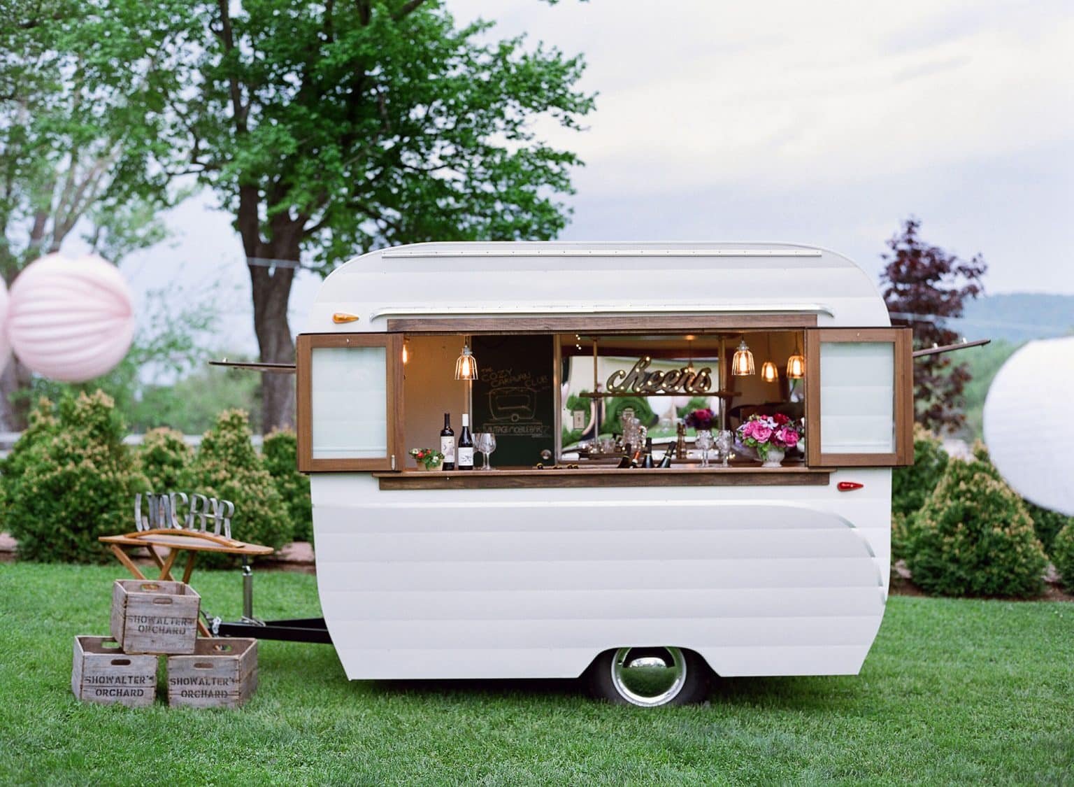 How to Plan a Wine & Country Cocktail Hour - Wine and Country Weddings