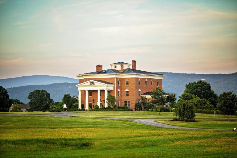 Best Virginia Wedding Venues - Wine and Country Weddings