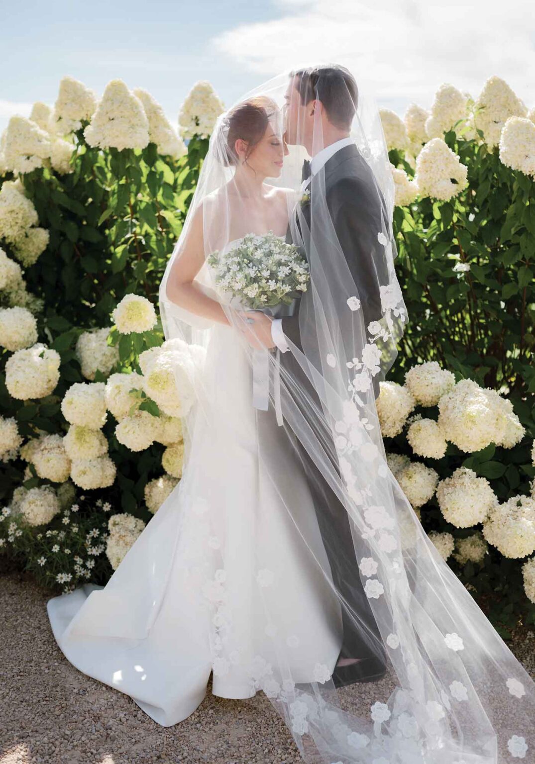 A Provencal-Inspired Wedding at Pippin Hill Farm & Vineyards - Wine and ...