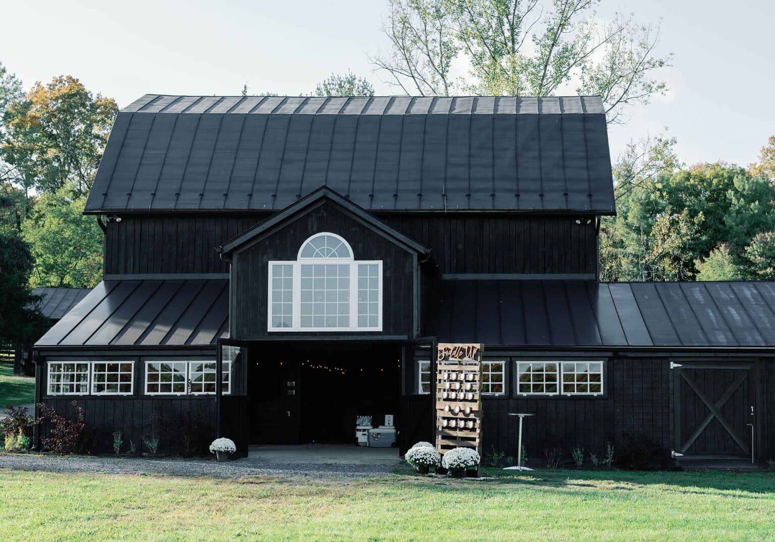 An Equestrian-Themed Wedding at a Middleburg Private Estate - Wine and ...